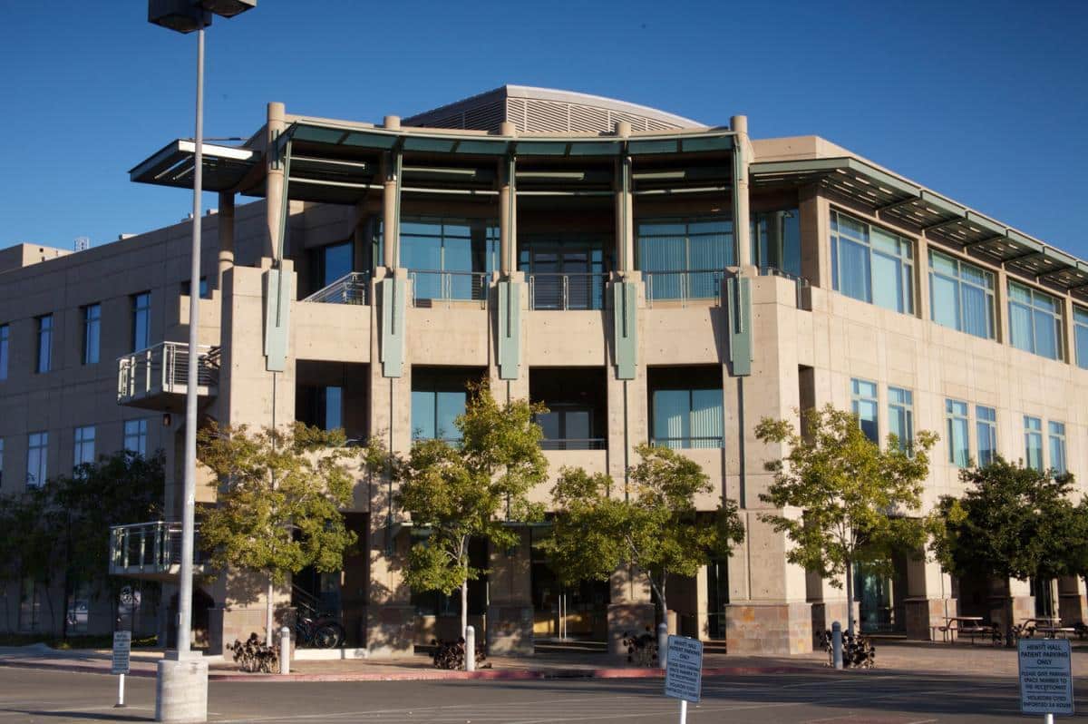 UCI Hewitt Hall - ENG
